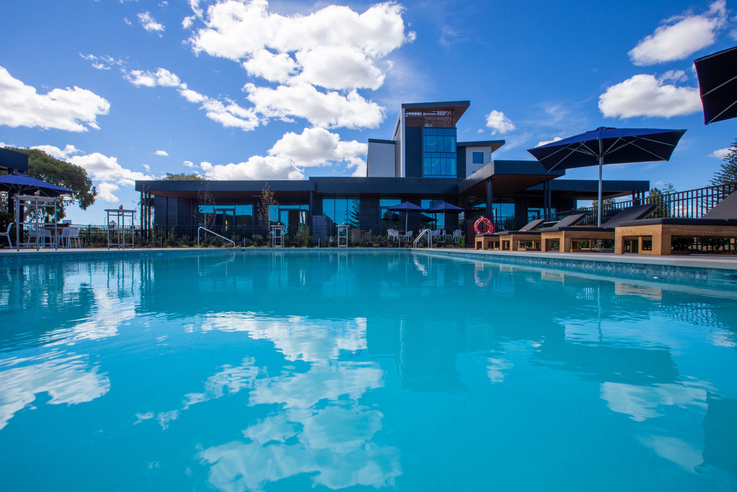 DoubleTree by Hilton Karaka pool – Hotel Magazine